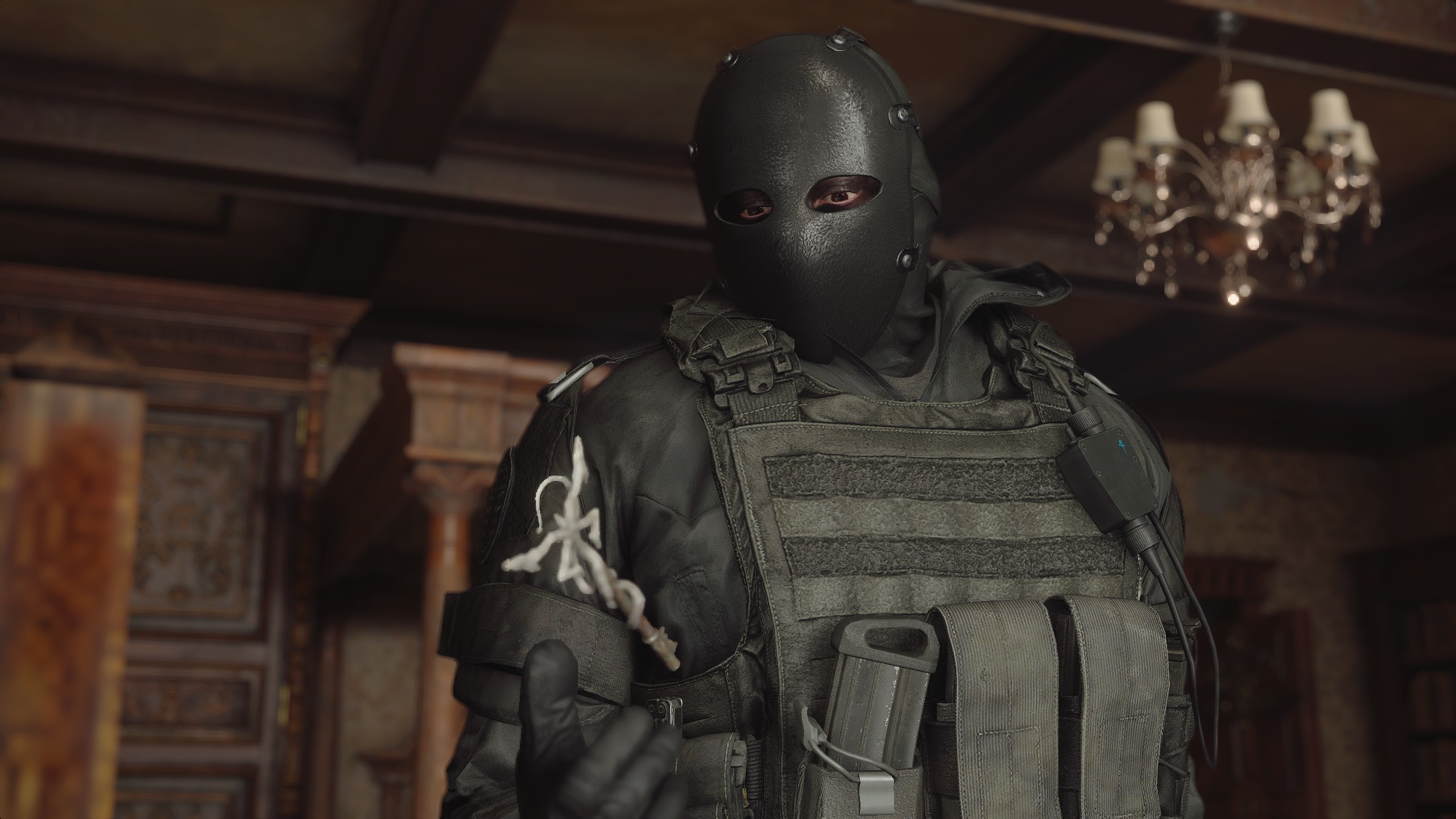 Shadow Company BETA (LMG) over Default Leon - Resident Evil 4 Remake Mods